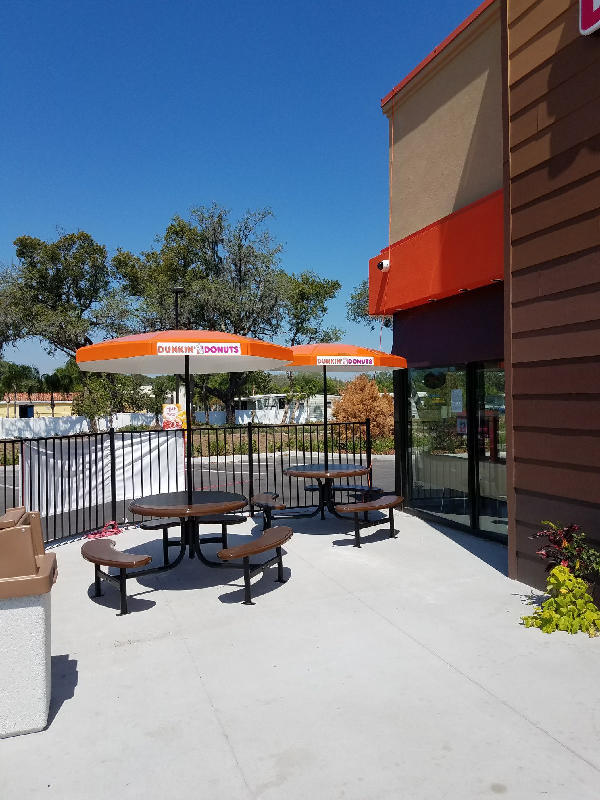 Café Six Table in Cocoa With 6′ Octagonal Umbrella With Valance in ...