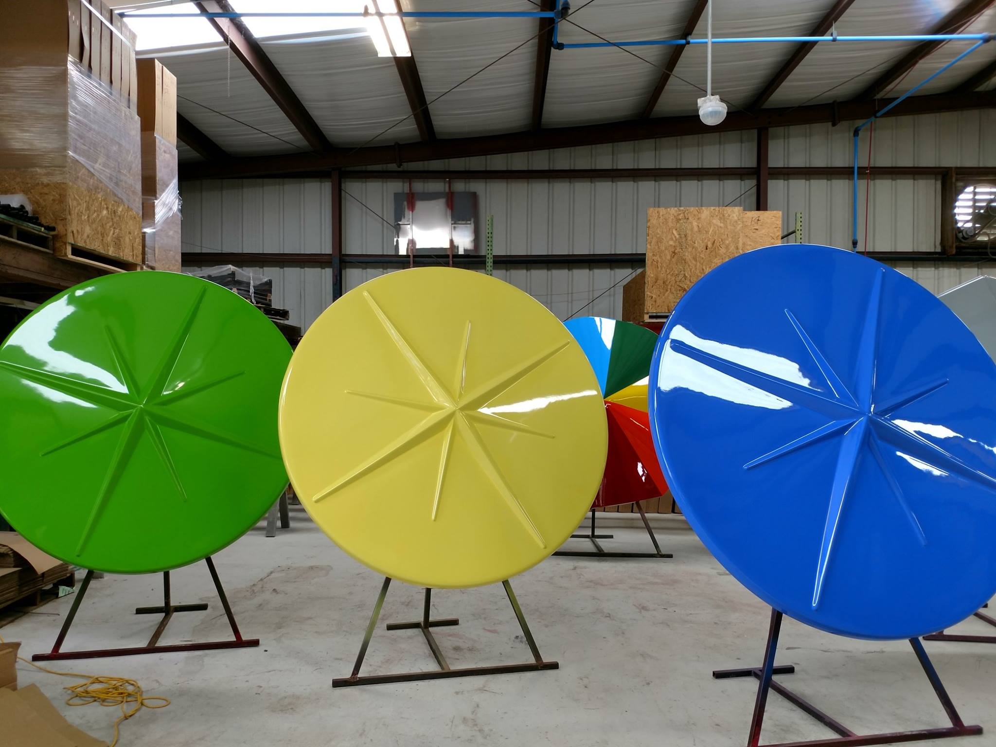 6′ Round Starburst Umbrellas in Green, Yellow, and Blue | STM Industries